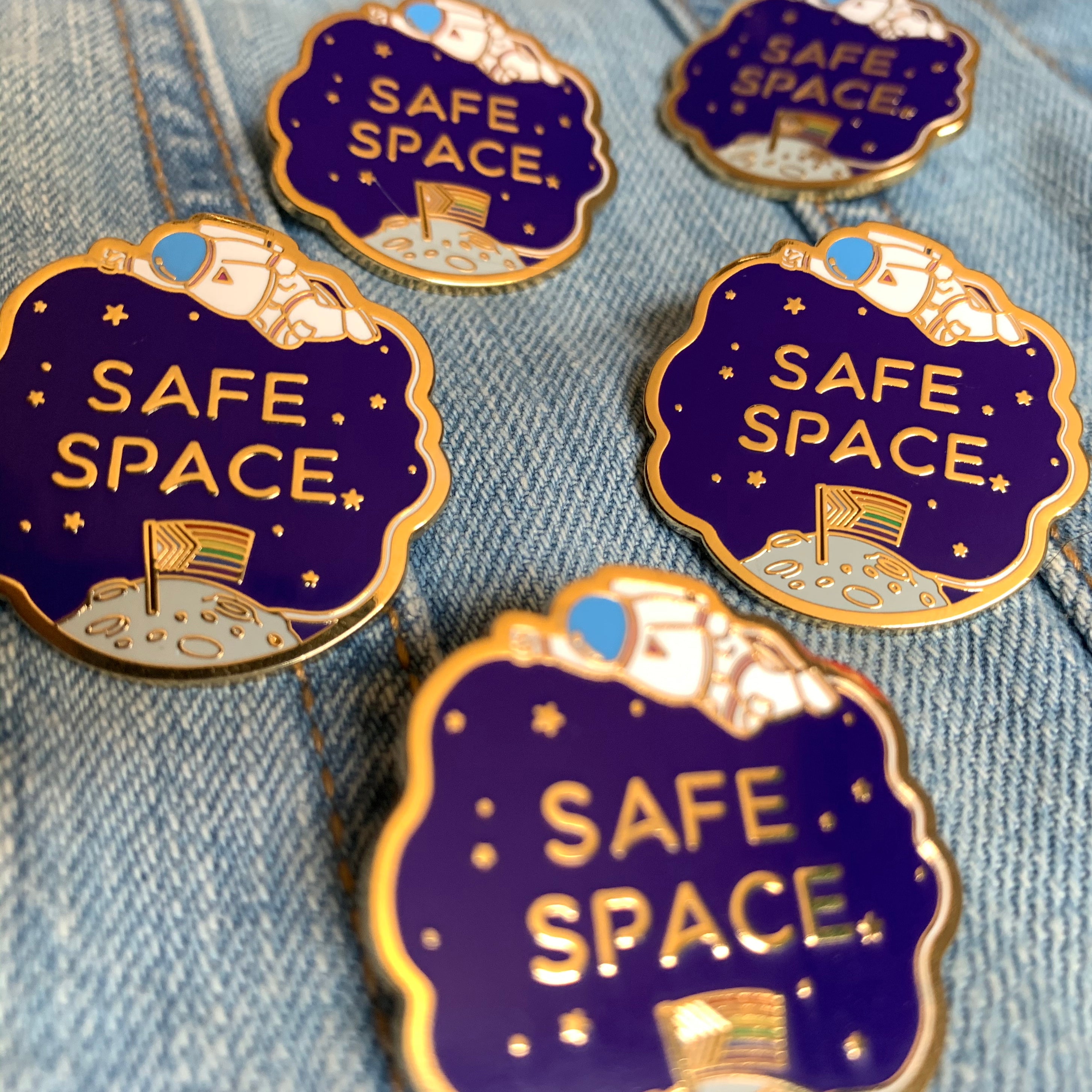Safe Space pin – GAYPIN'